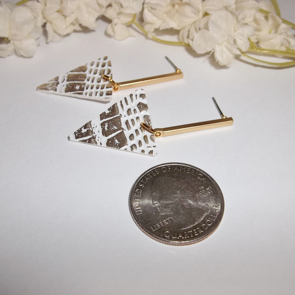 wvluckygirl | Jewelry | Gold White Faux Leather Croc Earrings Post 477 ...